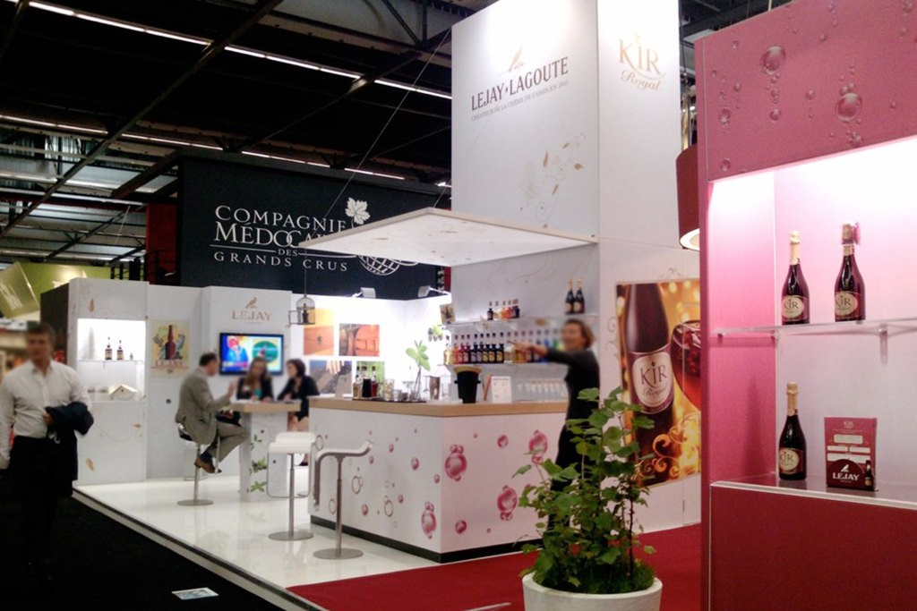 Design et Fabrication de kiosques et stands sur mesure